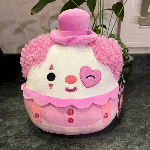 Squishmallows | Toys | Nwt Squishmallow Cupid The Clown Valentines 2025 ...